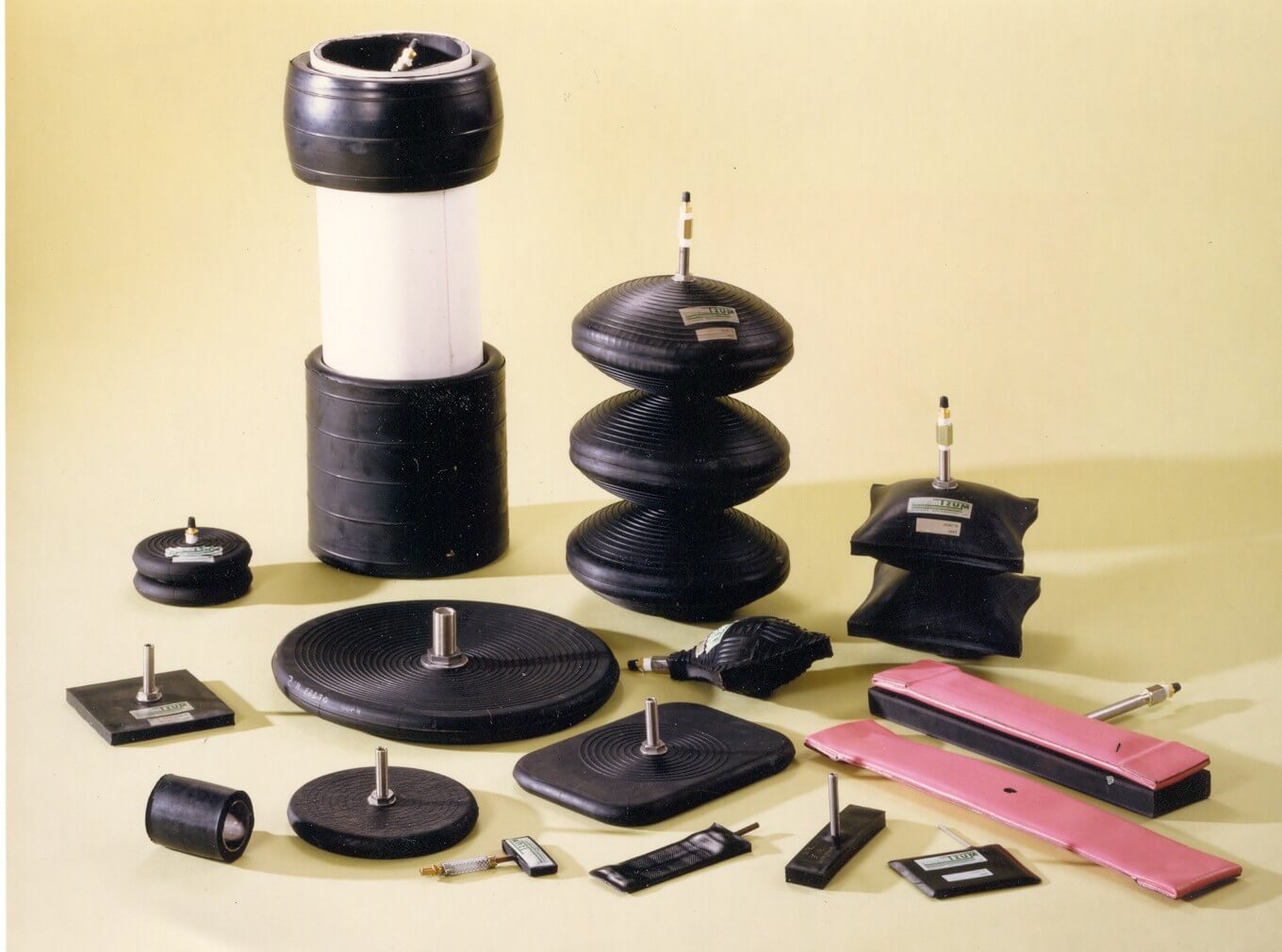 Pneumatic cylinders versus Inflatable cylinders - Musthane